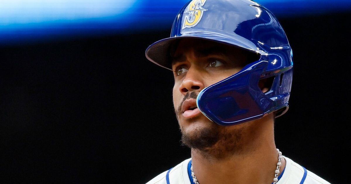 Julio Rodriguez exits Mariners game after aggravating ankle injury ...