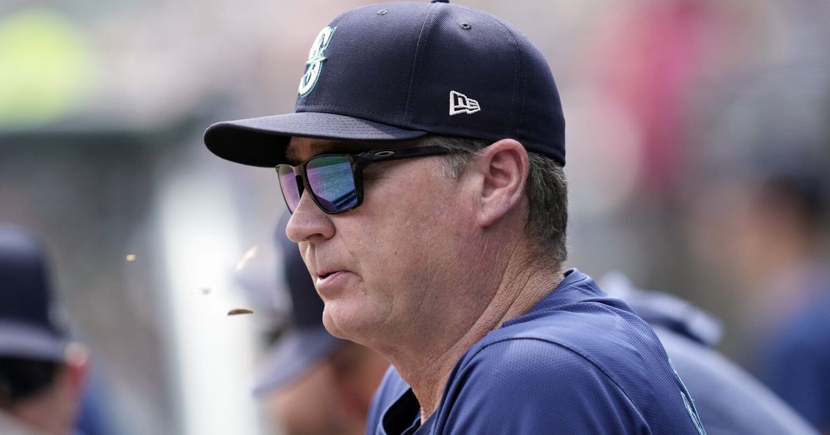 Mariners manager Scott Servais keeps focus on field with fans clamoring ...