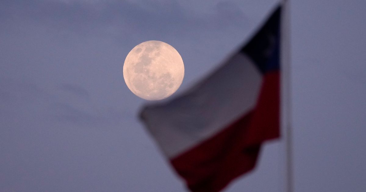 Powerful Chilean lawyer ordered detained on corruption charges in case ...