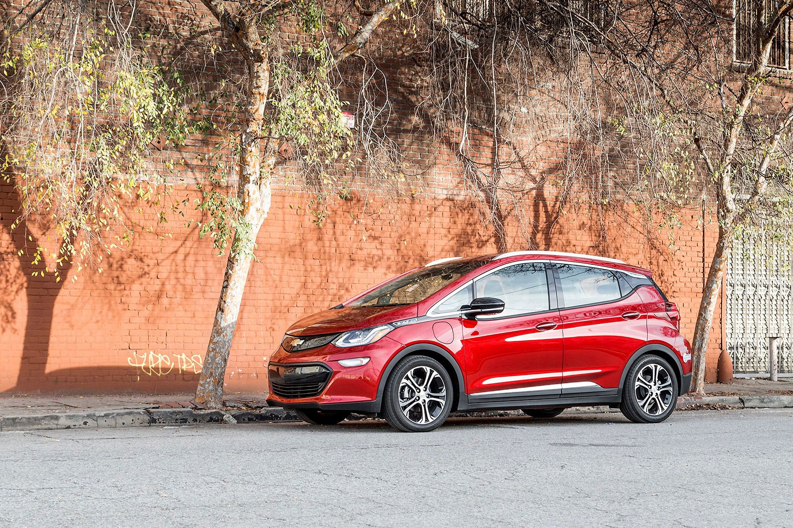 Chevy bolt edmunds store