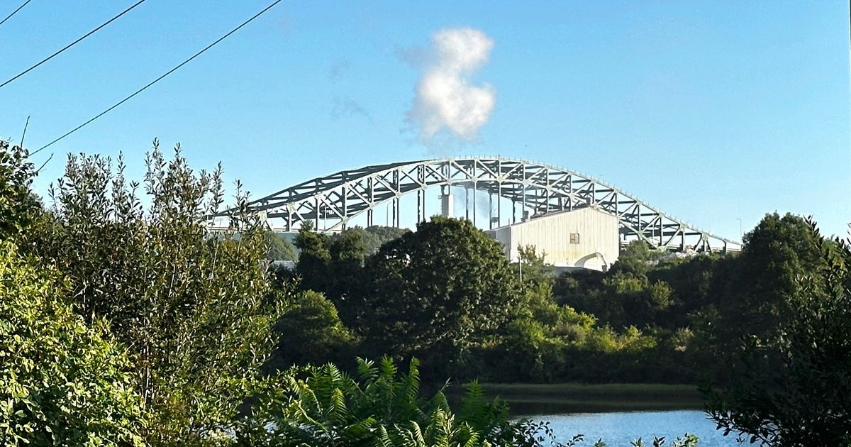 Family of 3 killed in series of shootings that ended on Maine bridge ...