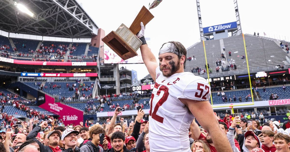 WSU’s Apple Cup win vs. UW was fueled by those who chose to stay ...
