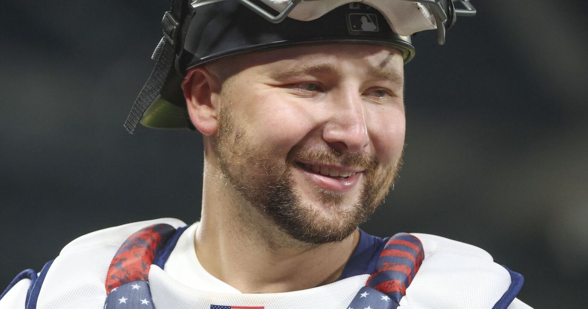 Cal Raleigh, Logan Gilbert, Andres Muñoz named Mariners’ BBWAA award ...