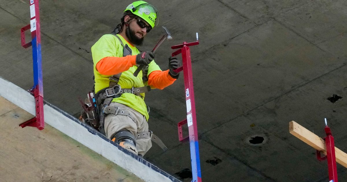 US job openings fall as demand for workers weakens | The Seattle Times