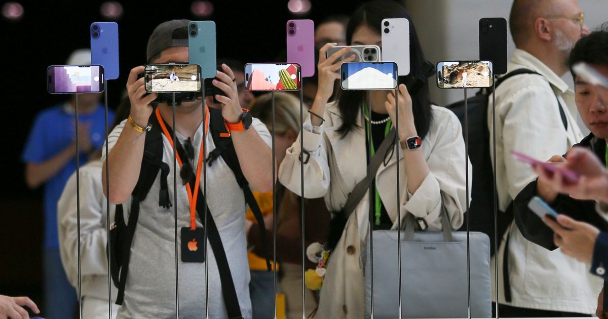 Apple begins testing AI software designed to bring a smarter Siri to ...