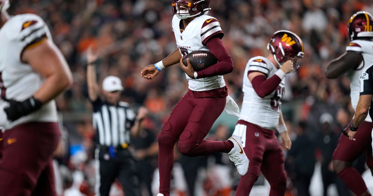 Rookie QB Jayden Daniels leads Commanders to a record-setting ...