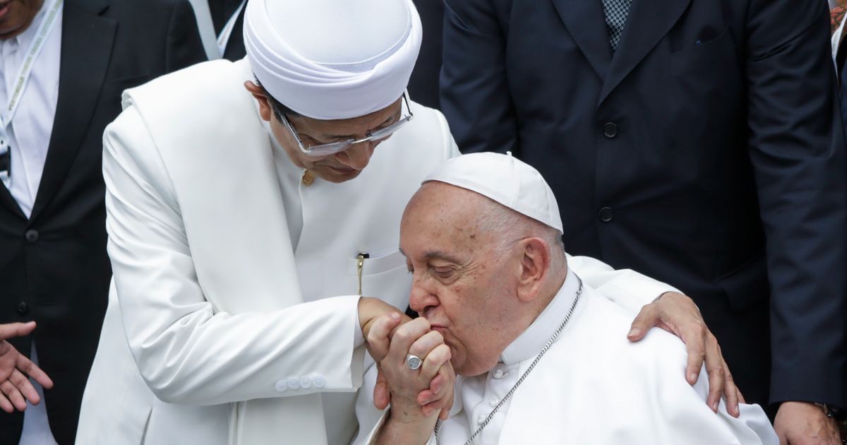 Pope and imam of Southeast Asia’s largest mosque make joint call to ...