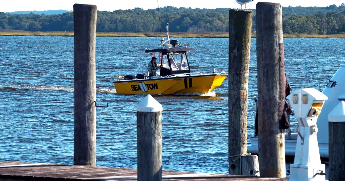 1 dead, 2 missing after motorboat hits a jetty and crashes in ...