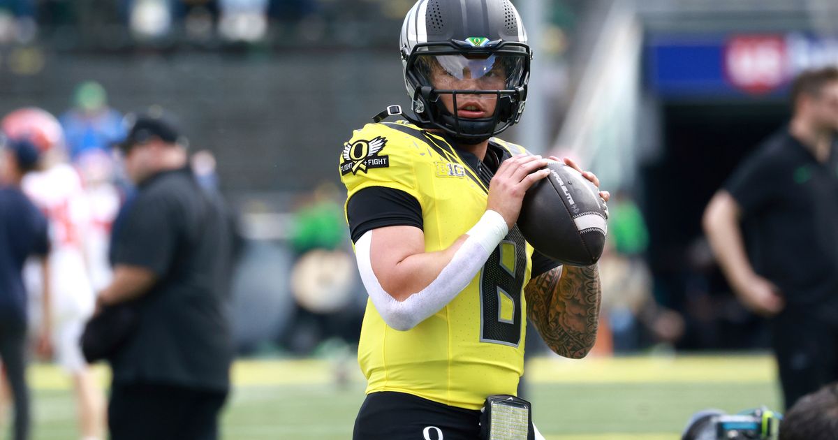 Gabriel has 3 TD passes and leads No. 1 Oregon to a 38-9 rout of No. 20 ...