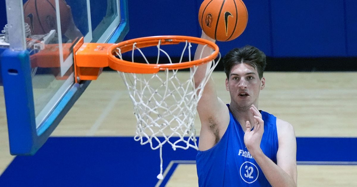 The world’s tallest teenager, 7-foot-9 Olivier Rioux, plans to redshirt ...