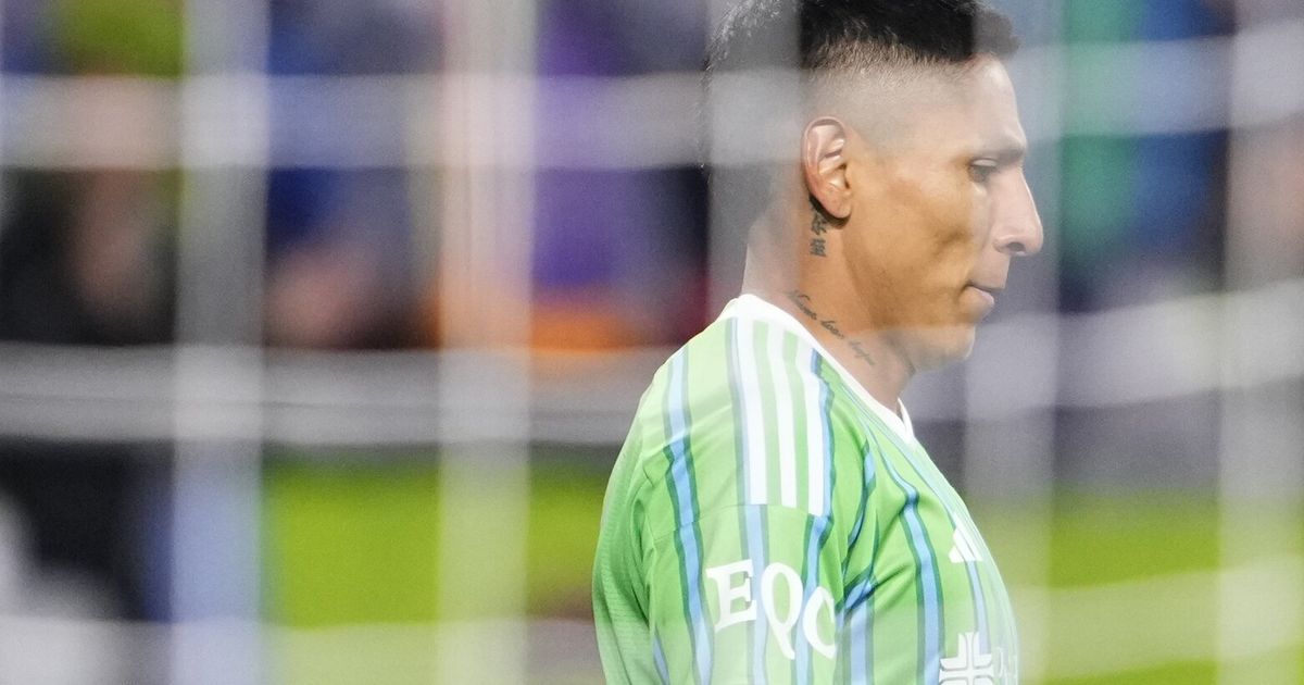 Despite tumultuous season, Raúl Ruidíaz gets playoff start for Sounders ...