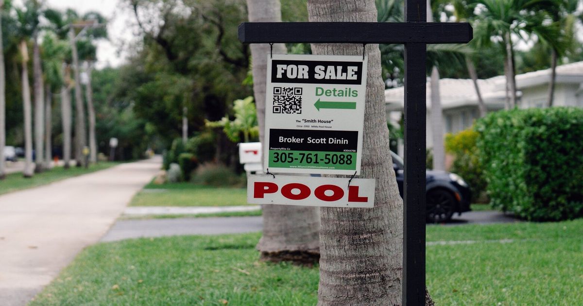 Voters see a middle-class lifestyle as drifting out of reach, poll ...