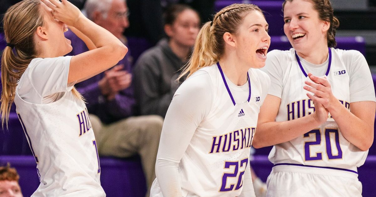 UW women pull away late for 2nd straight win, despite offensive ...
