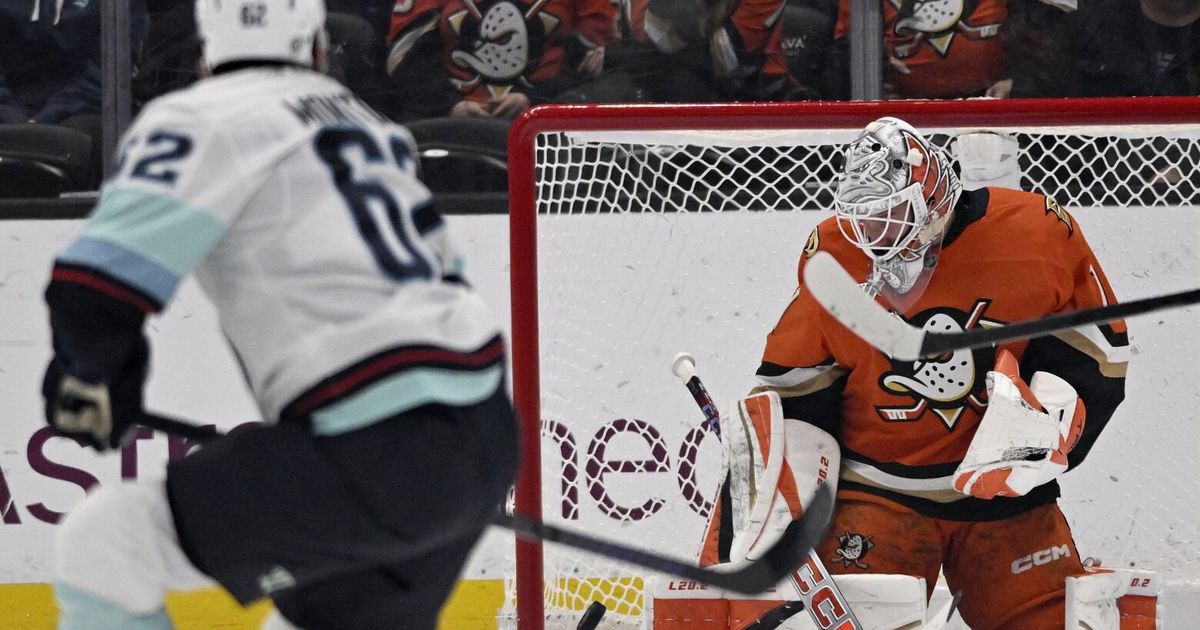 Kraken rally with two goals in third period for 3-2 win over Ducks ...