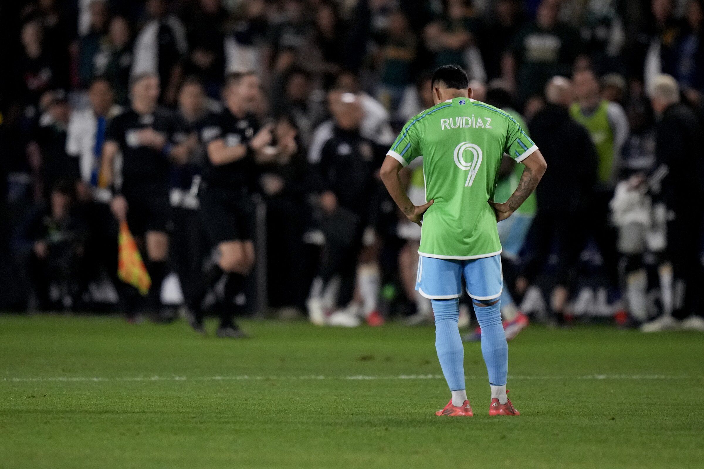 Sounders ran out of juice in 1 0 loss to LA Galaxy fall a game shy of MLS Cup The Seattle Times