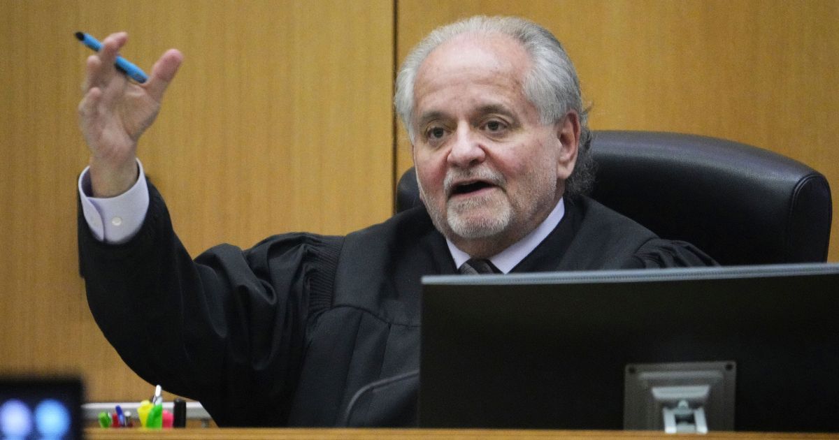 Judge recuses himself in Arizona fake elector case after urging ...