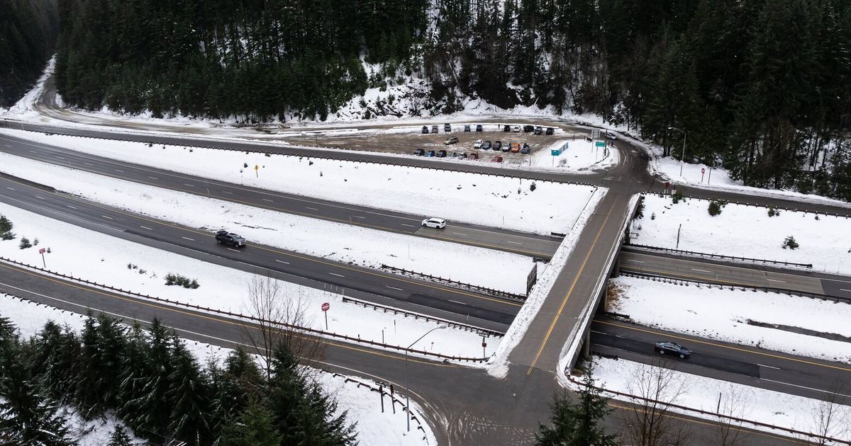 Snow is piling up in WA passes. What to know before hitting the road ...