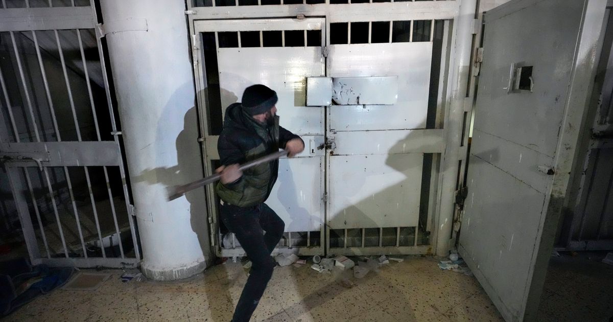 PHOTO COLLECTION: Syria Prisoners Freed | The Seattle Times