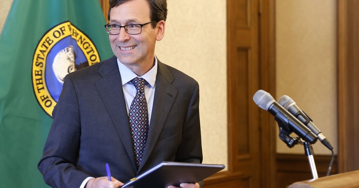 Bob Ferguson issues 3 executive orders on first day as WA governor ...