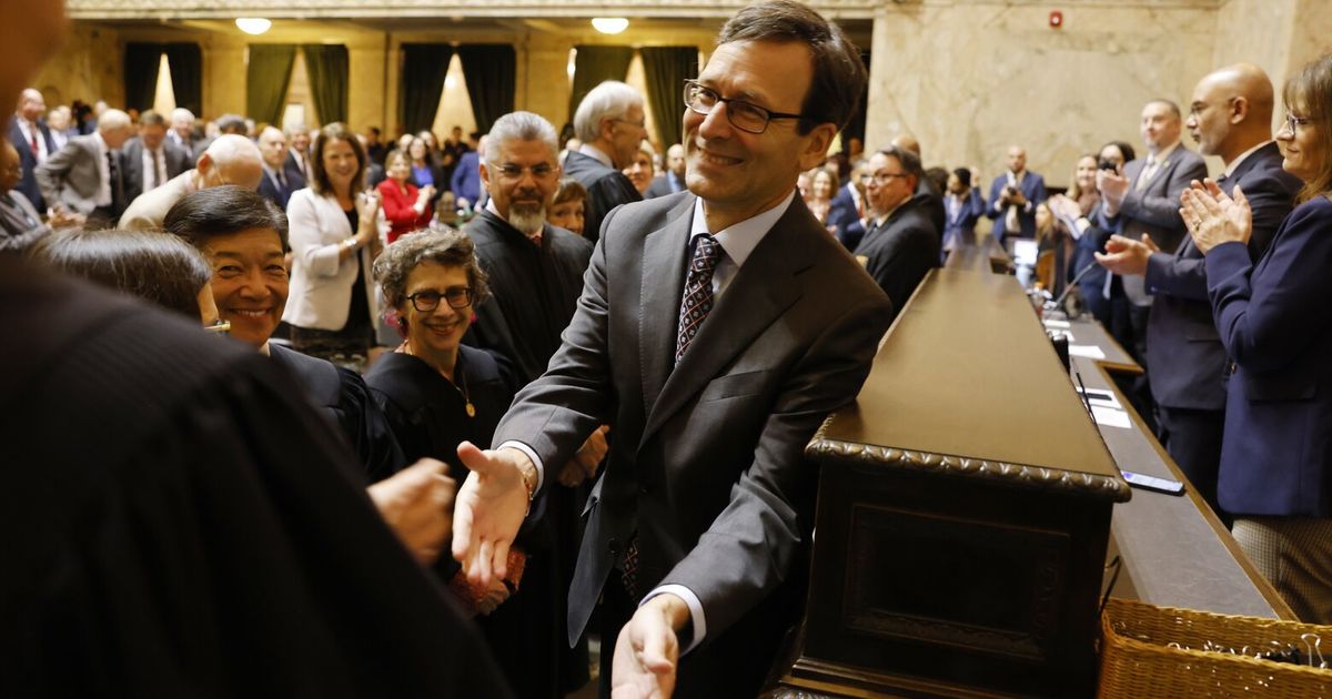 Gov. Ferguson distances from Inslee in inaugural speech, draws GOP ...