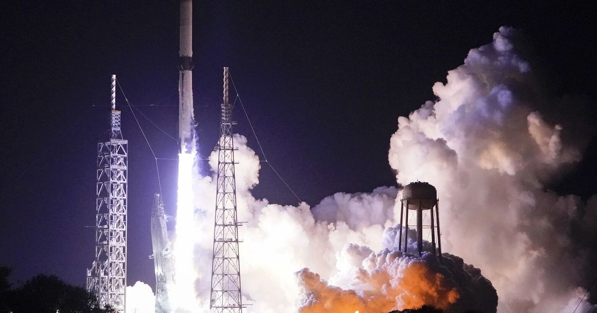 Jeff Bezos’ New Glenn rocket reaches orbit on first test flight | The ...