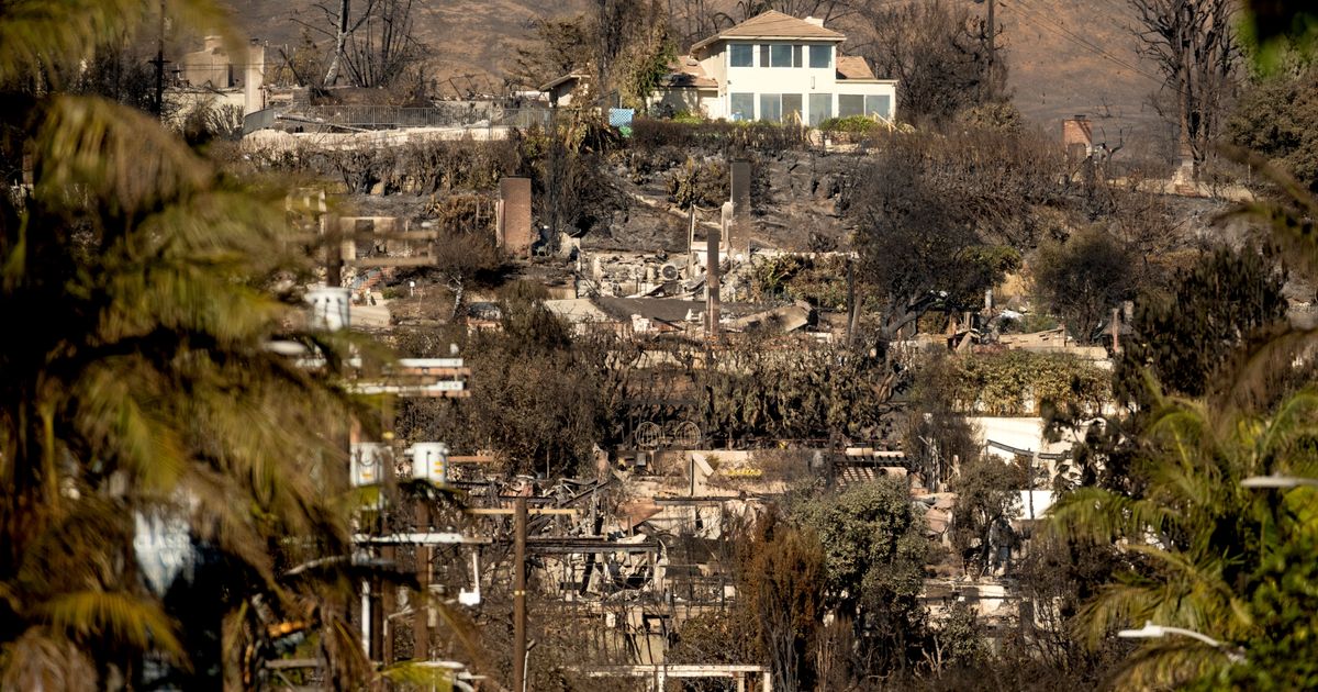 Why are lone homes left standing after the fires? It’s not entirely ...