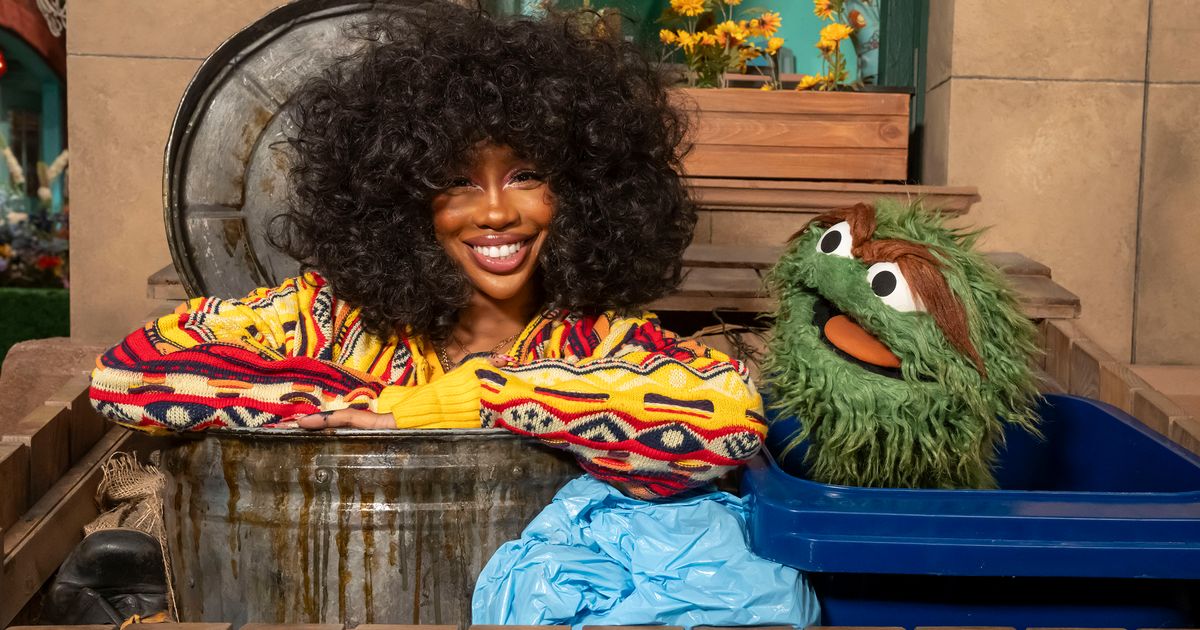 Elmo tells all: ‘Sesame Street’ 55th season features SZA, Chris ...