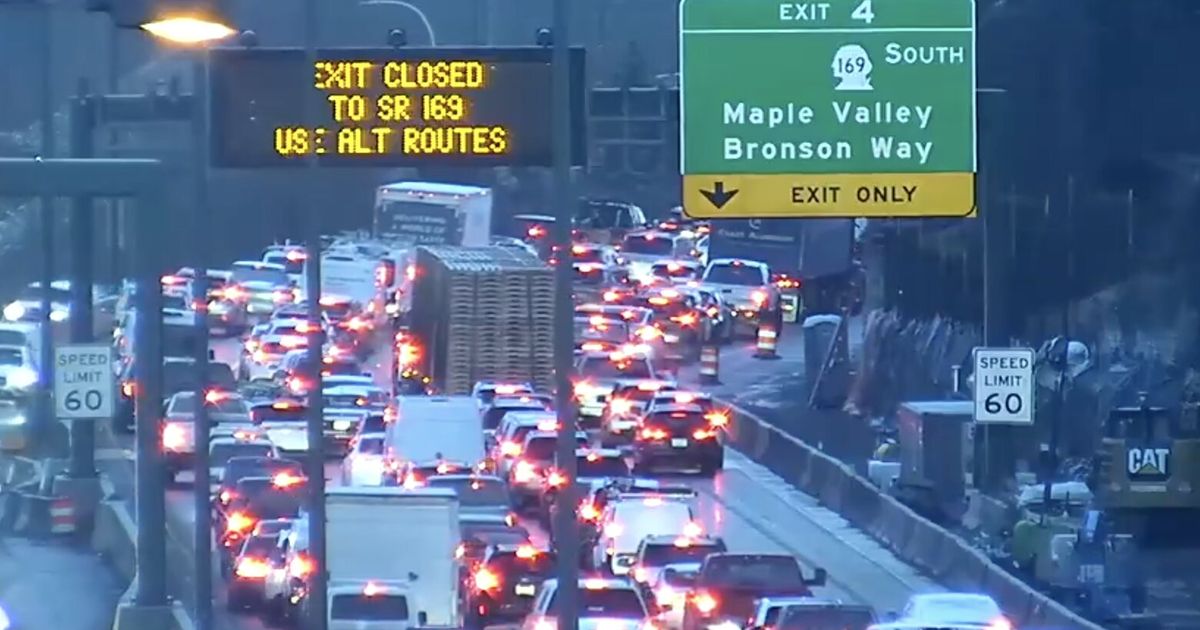 I-405 mostly cleared after semitruck crash in Renton, closure at I-90 ...