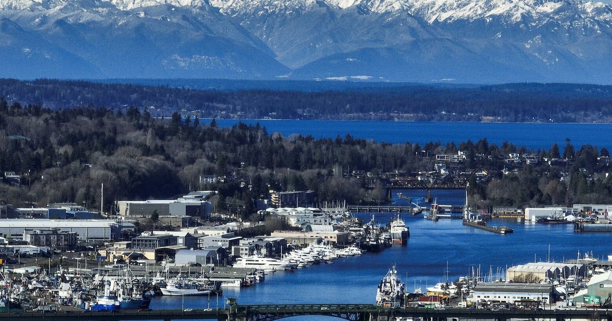 Seattle freeze: Cold weather sets records, with more snow incoming ...