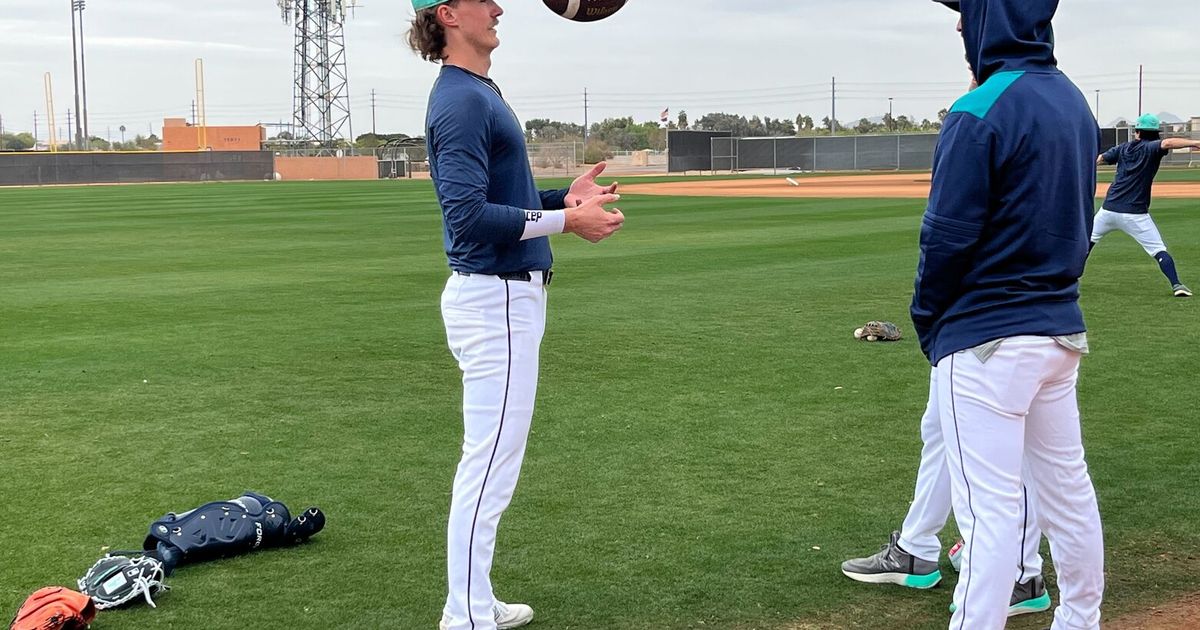 Mariners spring training officially begins, but the action still awaits ...