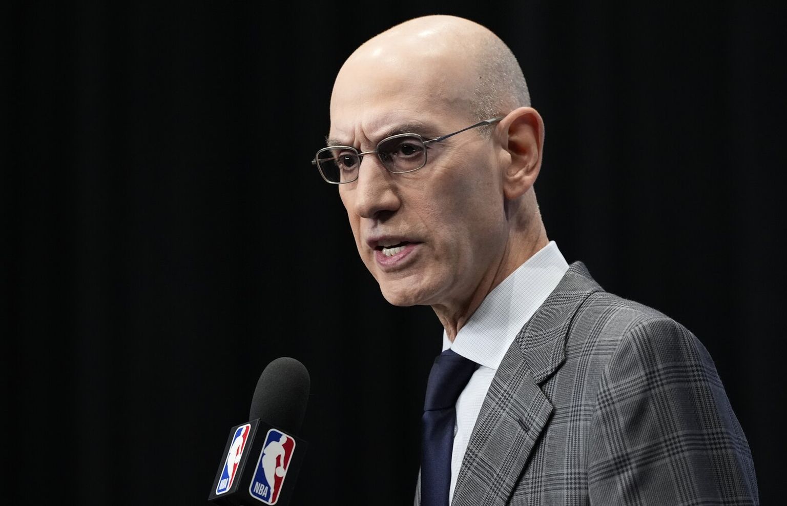 Vin Baker, with an assist from Shawn Kemp, wants to change lives in ...