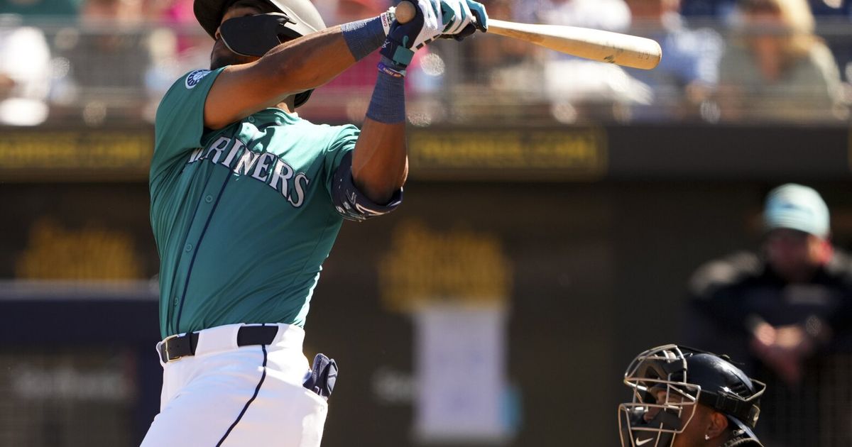 An ‘emotional’ Julio Rodriguez shows off refined swing | The Seattle Times