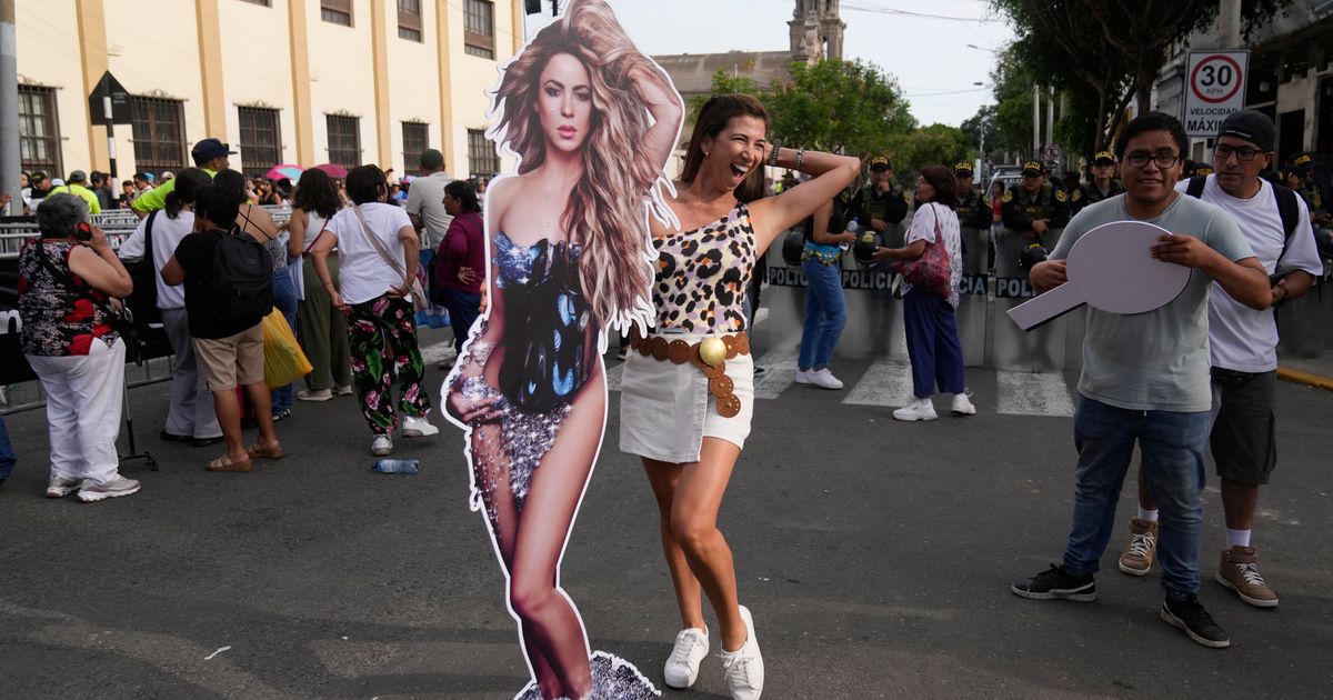 Shakira resumes world tour with concert in Peru after canceling show ...