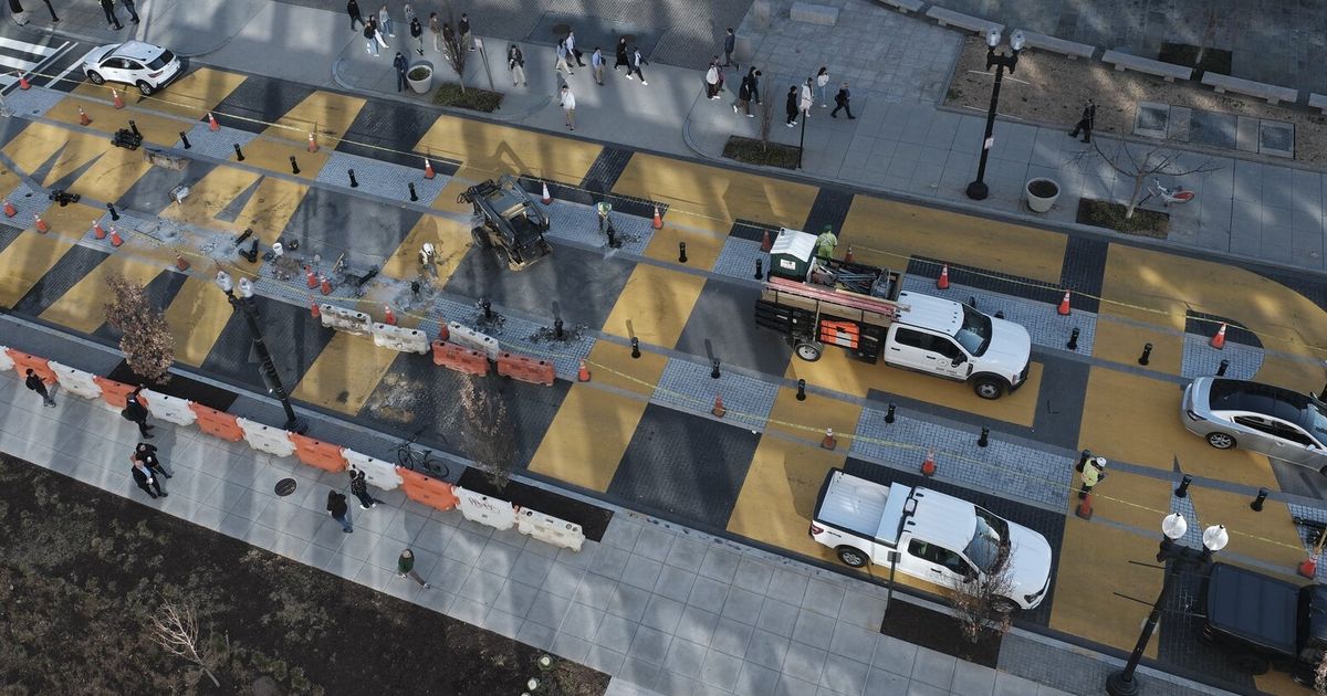 Pressed by Republicans, D.C. Begins Removing Black Lives Matter Mural ...