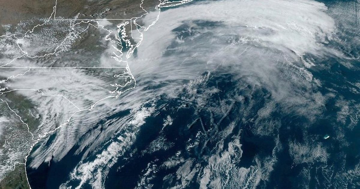 Big March storm fans wildfires and kills 3 as forecasters fear weekend ...