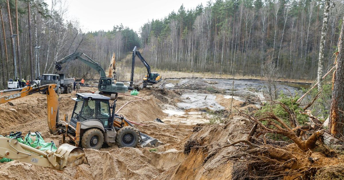 In Lithuania, 3 US soldiers found dead in an armored vehicle. 1 is ...