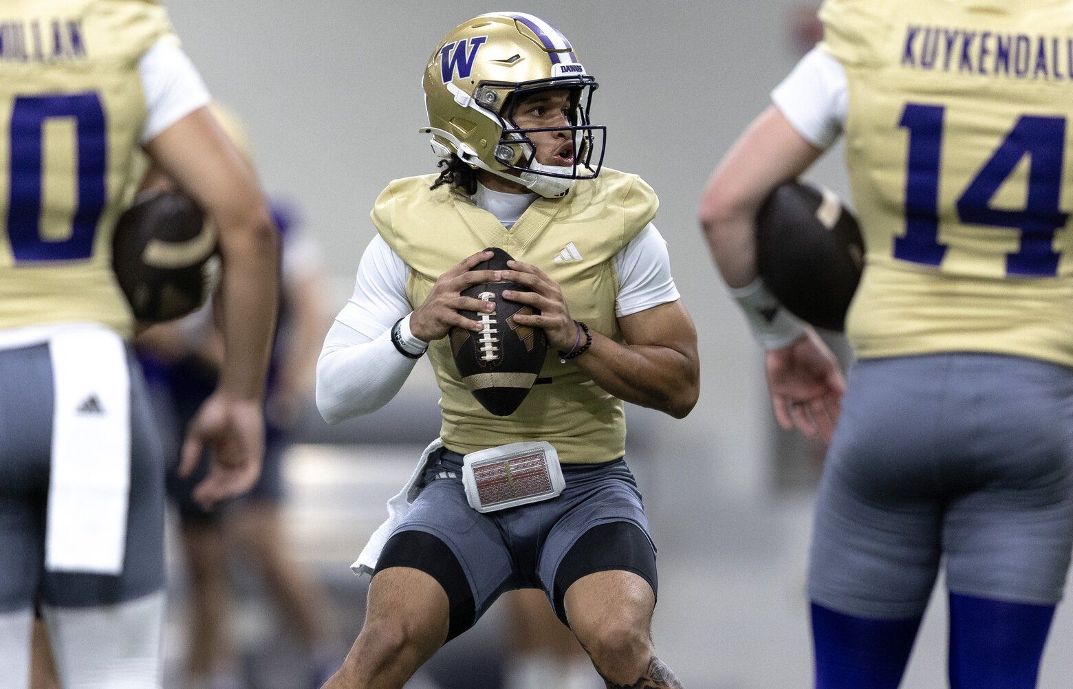 Demond Williams Jr., now UW’s undisputed starting QB, aims to bulk up | The Seattle Times