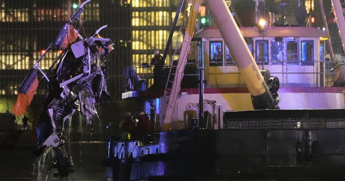 Divers search for parts after NYC helicopter crash killed a family of ...