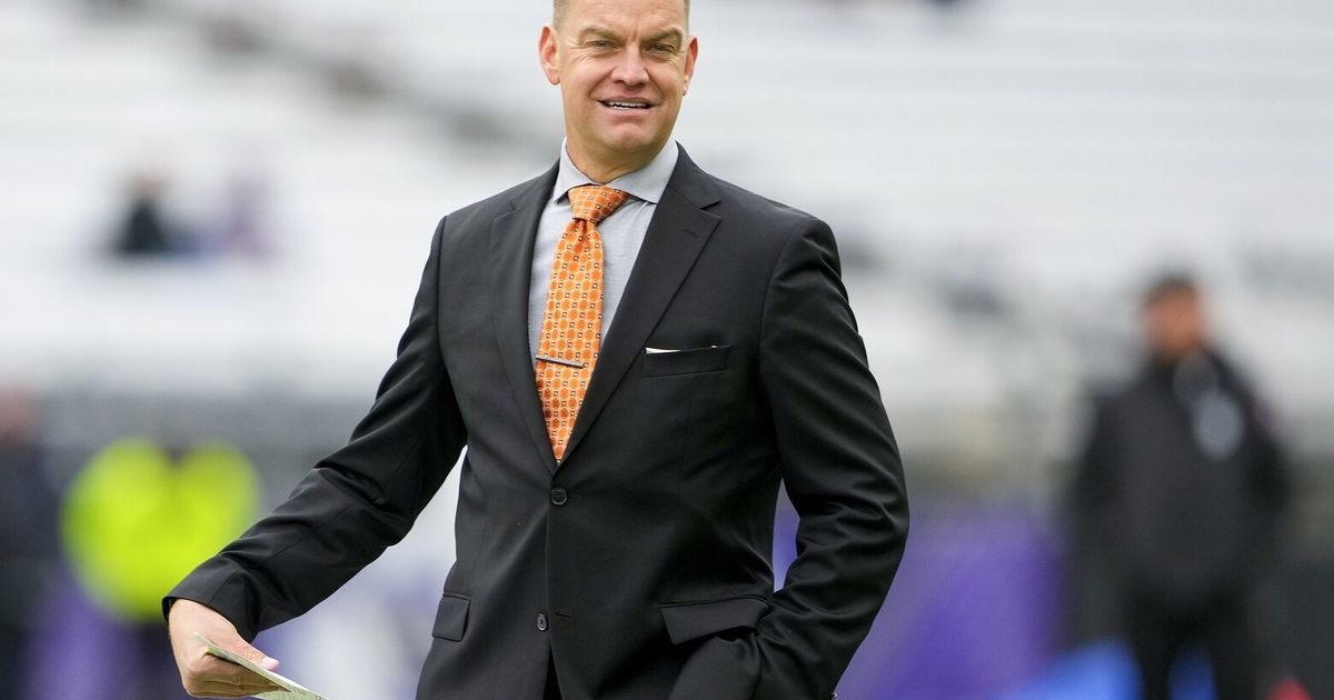 Brock Huard is stepping back from broadcasting to share a sideline with ...