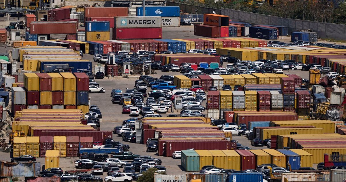 Trump team tries to project confidence and calm after his tariff moves ...