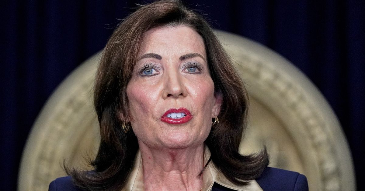 New York moves toward creating a new charge for those who wear masks ...