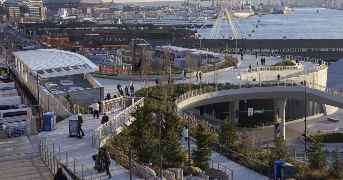 Free shuttle returns to a new era of Seattle’s waterfront | The Seattle ...