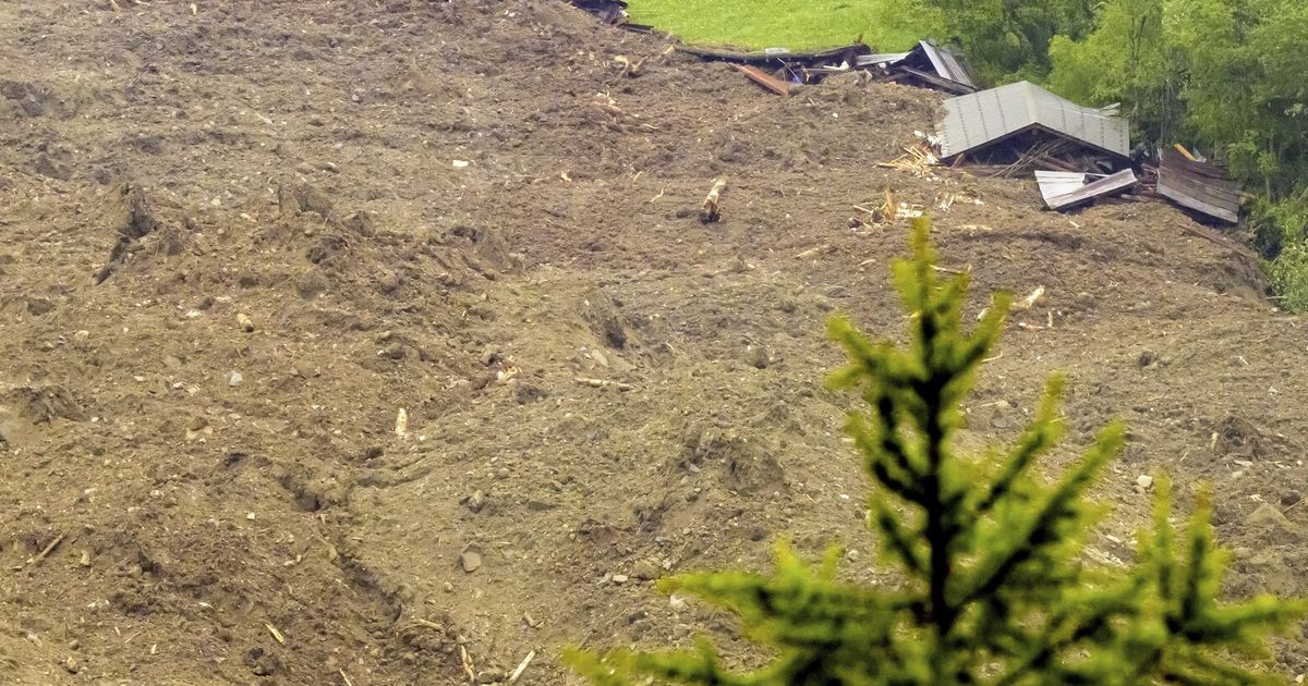 Alpine village is largely destroyed when a Swiss glacier collapses ...