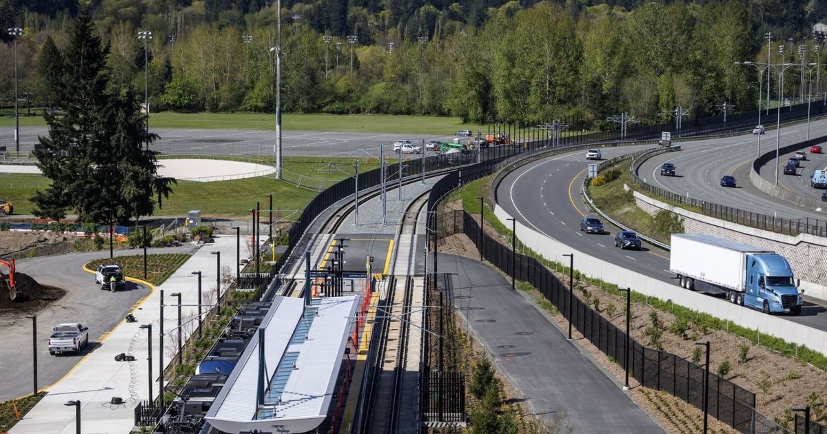 From Deadmond to Redmond, light rail transforms a suburb to a city ...