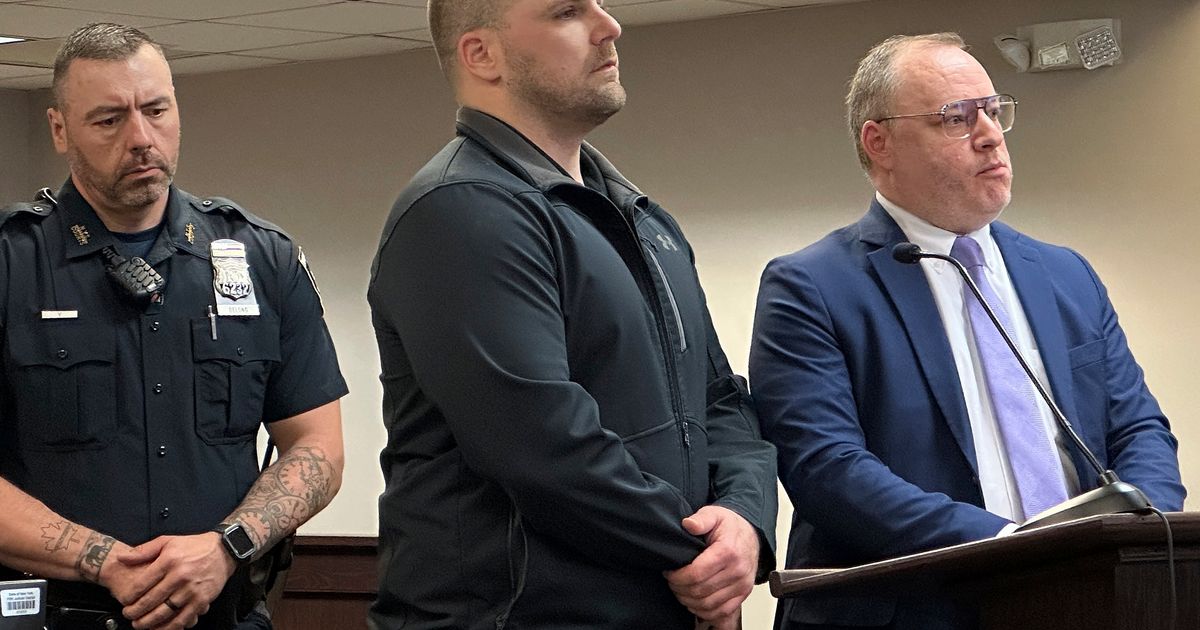 Prison guard who helped beat cuffed New York inmate to death pleads ...