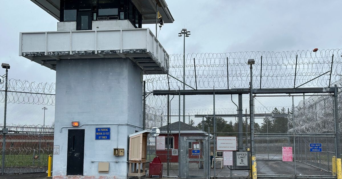 Former New York prison guard pleads guilty in connection with inmate’s ...