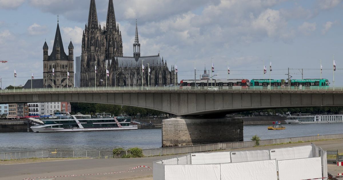 3 World War II bombs are defused in a German city’s biggest postwar ...