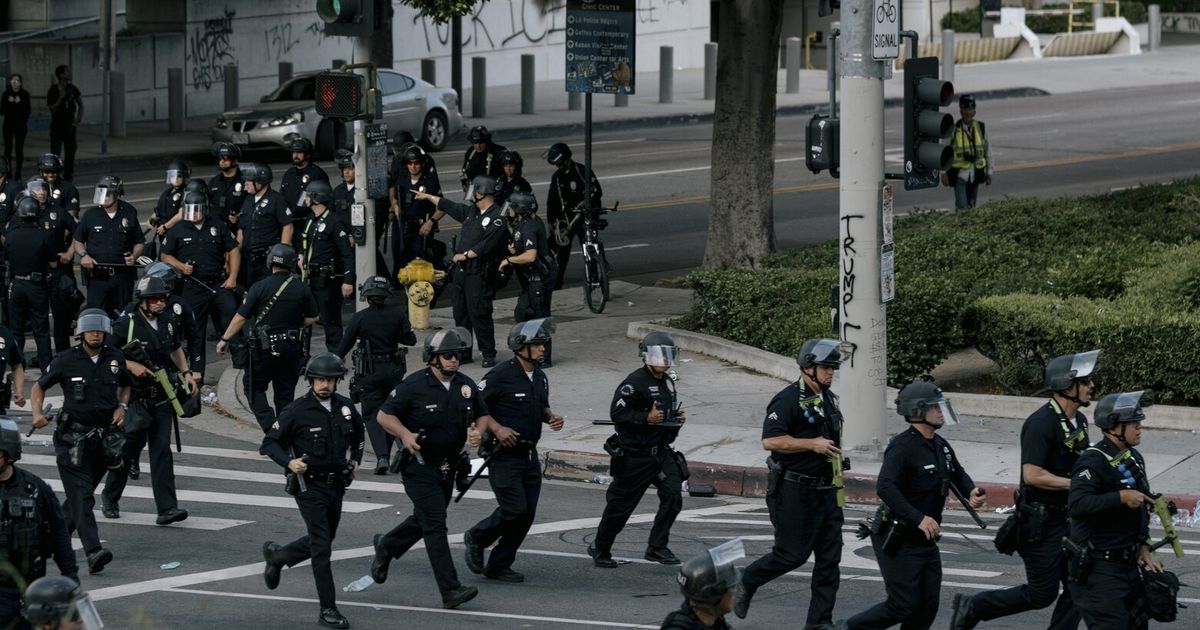 Fake images and conspiracy theories swirl around L.A. protests | The ...