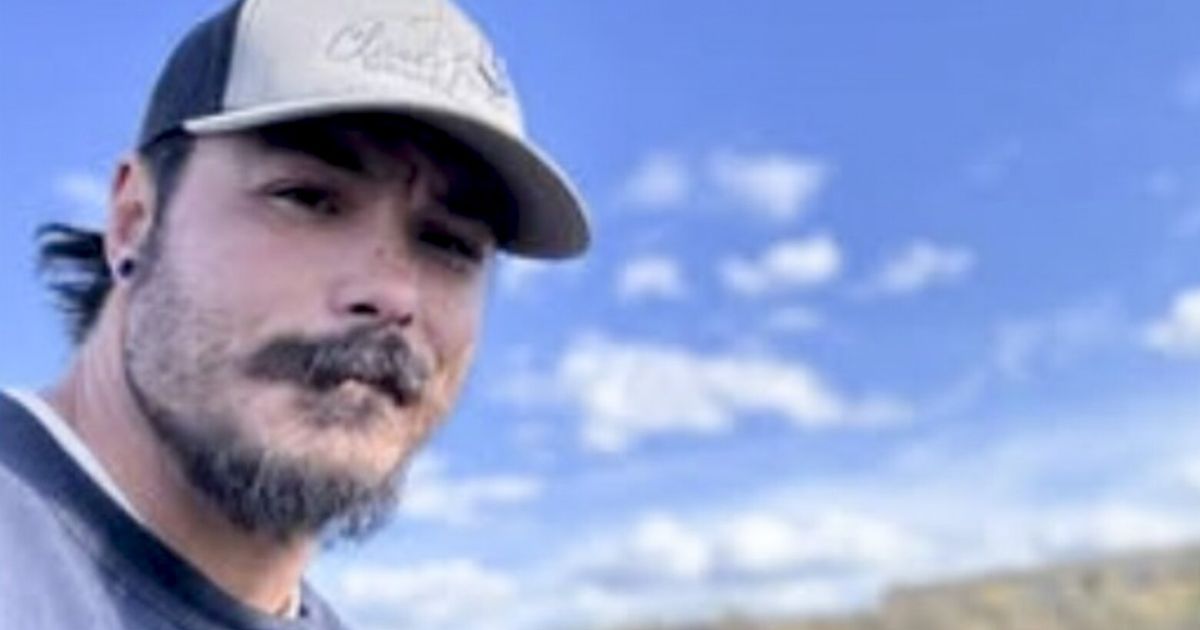 Suspected sightings of Travis Decker intensify search near Leavenworth ...