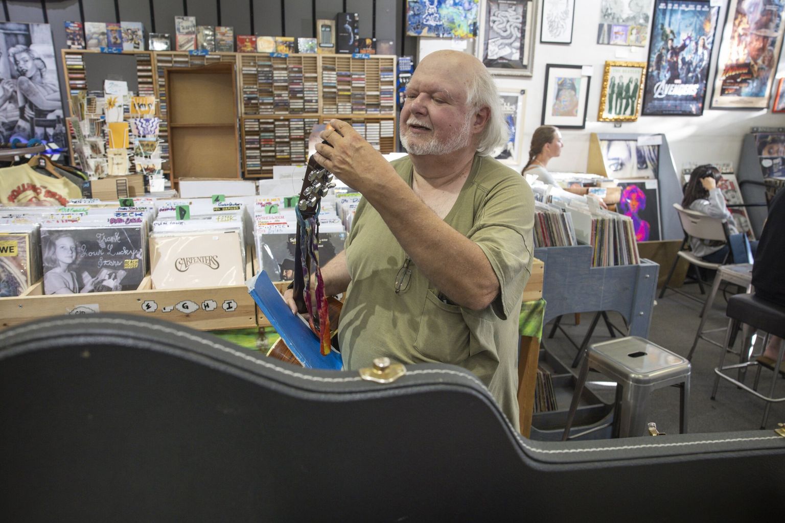 At more than 700 open mics, ‘No Repeat Miro‘ never sang a tune twice ...